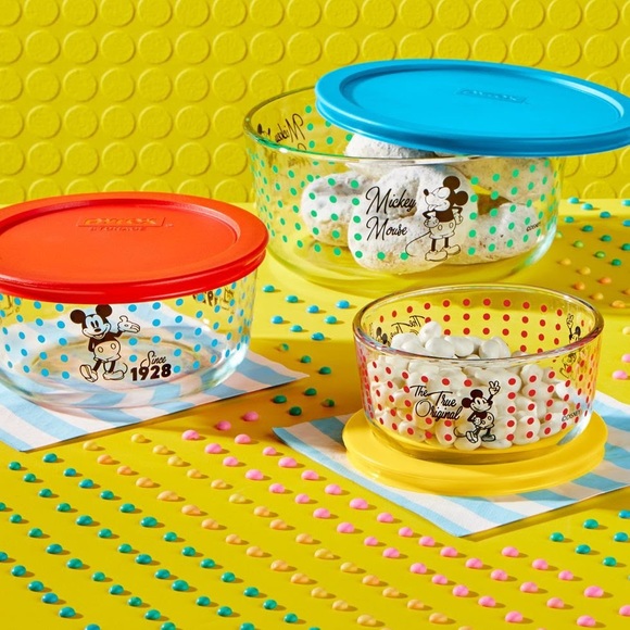 Pyrex | Kitchen | Pyrex Disney Storage 8pc Set Mickey Mouse | Poshmark